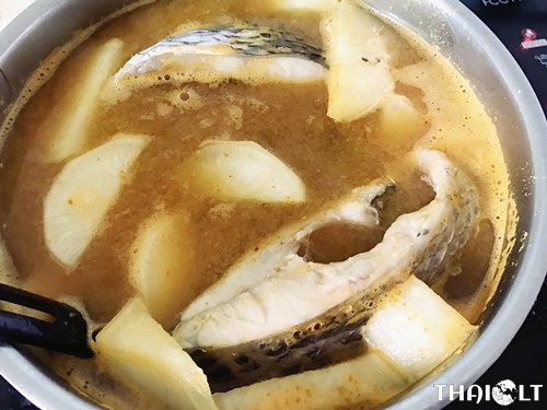 Kaeng Som - Thai Sour Curry Soup | THAI.LT