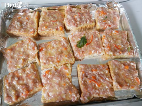 Easy to Bake Pork Toast (Khanompang Na Moo) | THAI.LT